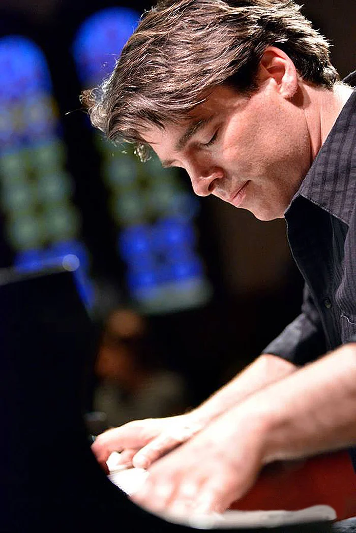 About — Daniel Kelly / Pianist & Composer