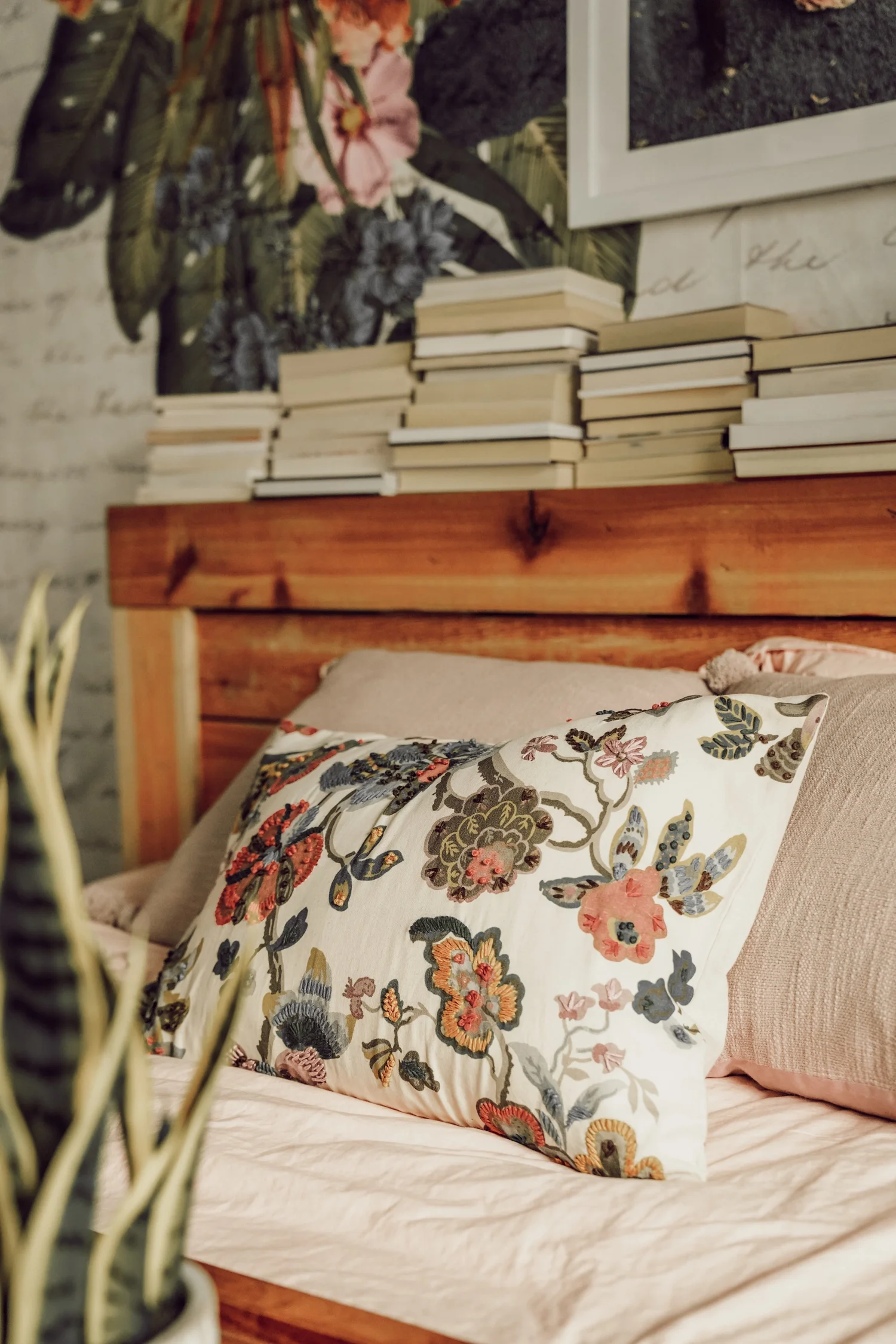 Girl and The Word - How to Turn Your Bedroom Into a Floral Haven