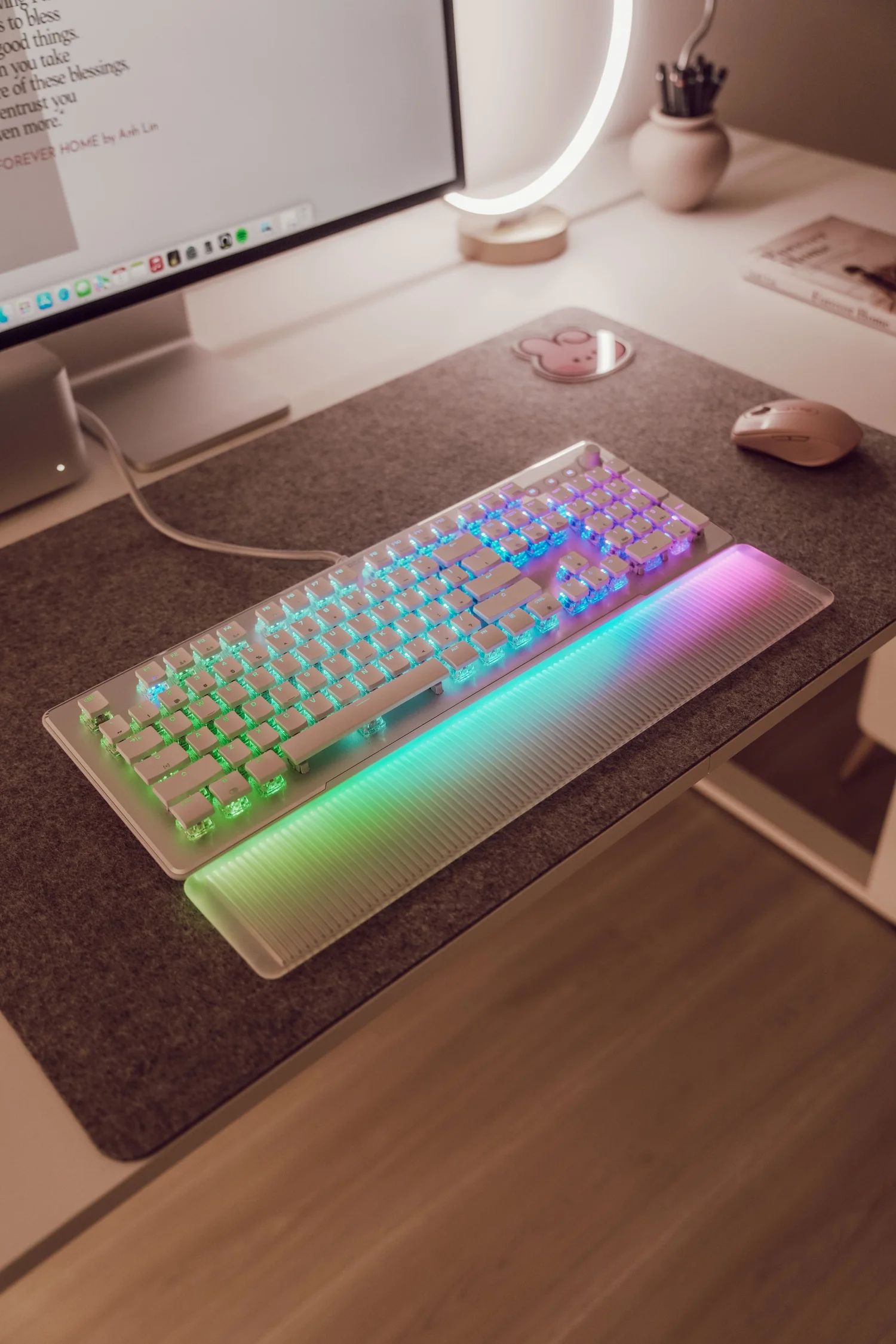 Girl and The Word - How to Create an Aesthetic & Organized Workspace!