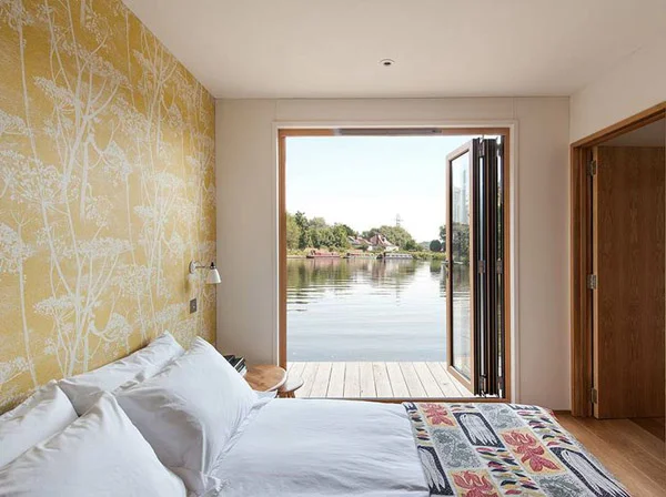 A contemporary floating home on the Thames in West London - Design Hunter