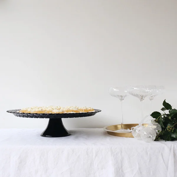 Club des Chefs Canapés | Lime Meringue with Mojito Mint Gelée - Design ...