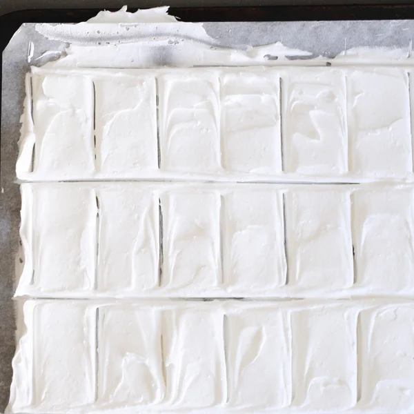 Club des Chefs Canapés | Lime Meringue with Mojito Mint Gelée - Design ...