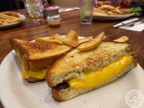 Junior's in Times Square — I Just Want To Eat! |Food blogger|NYC|NJ ...