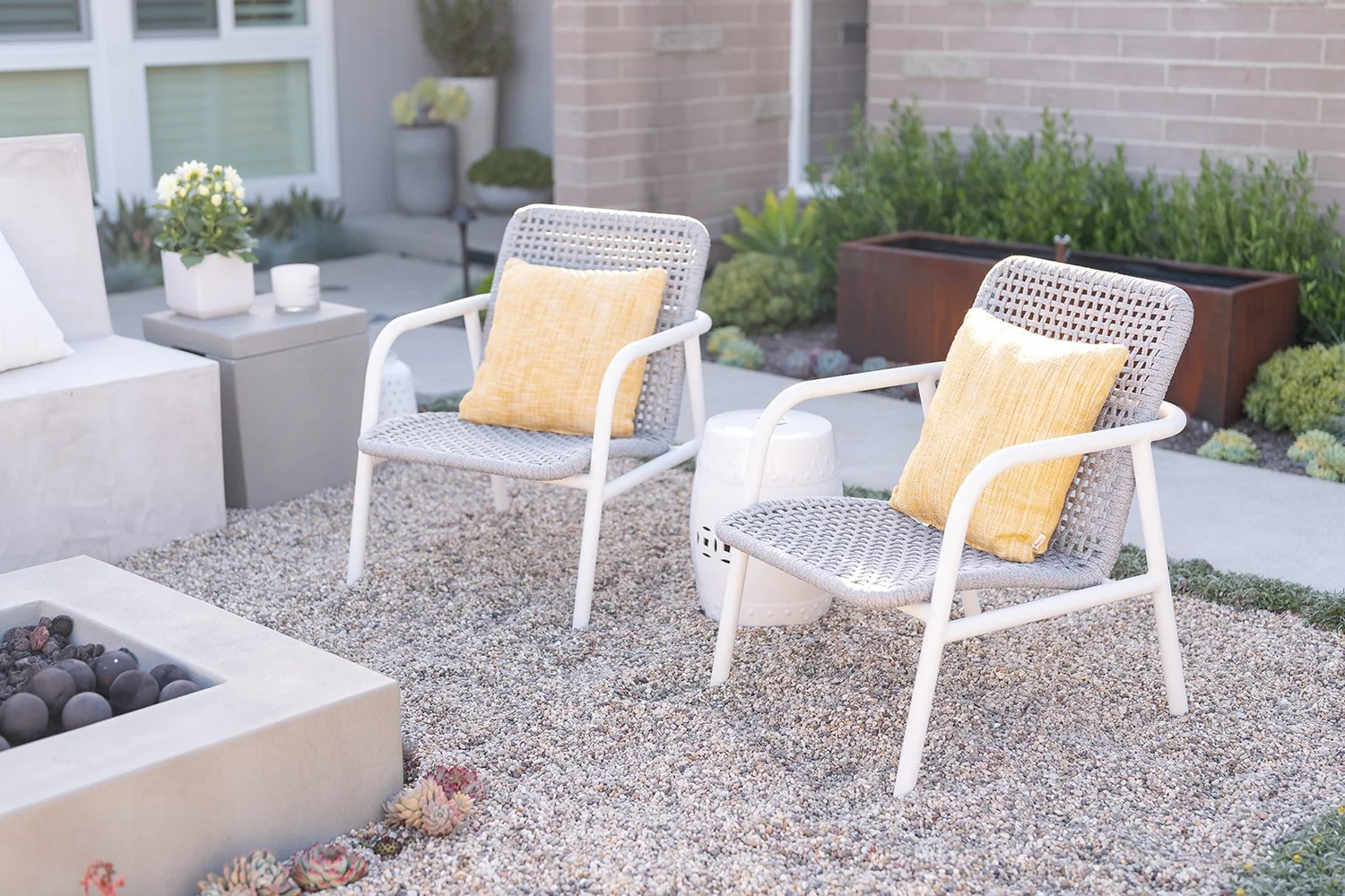 Mid Century Courtyard Garden — Living Gardens Landscape Design