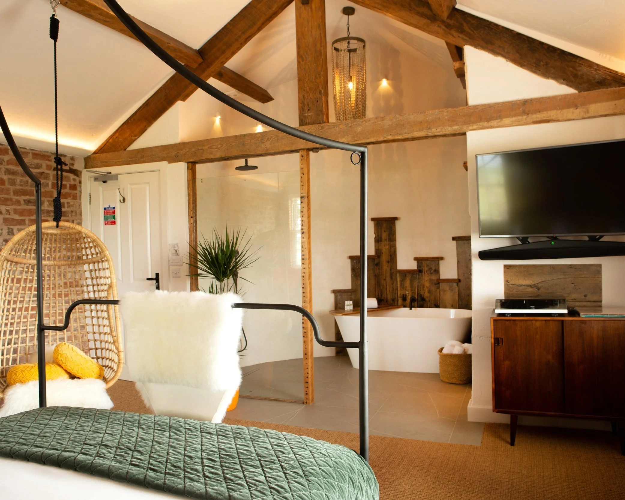 Sunday Sleepover — The Cartford Inn