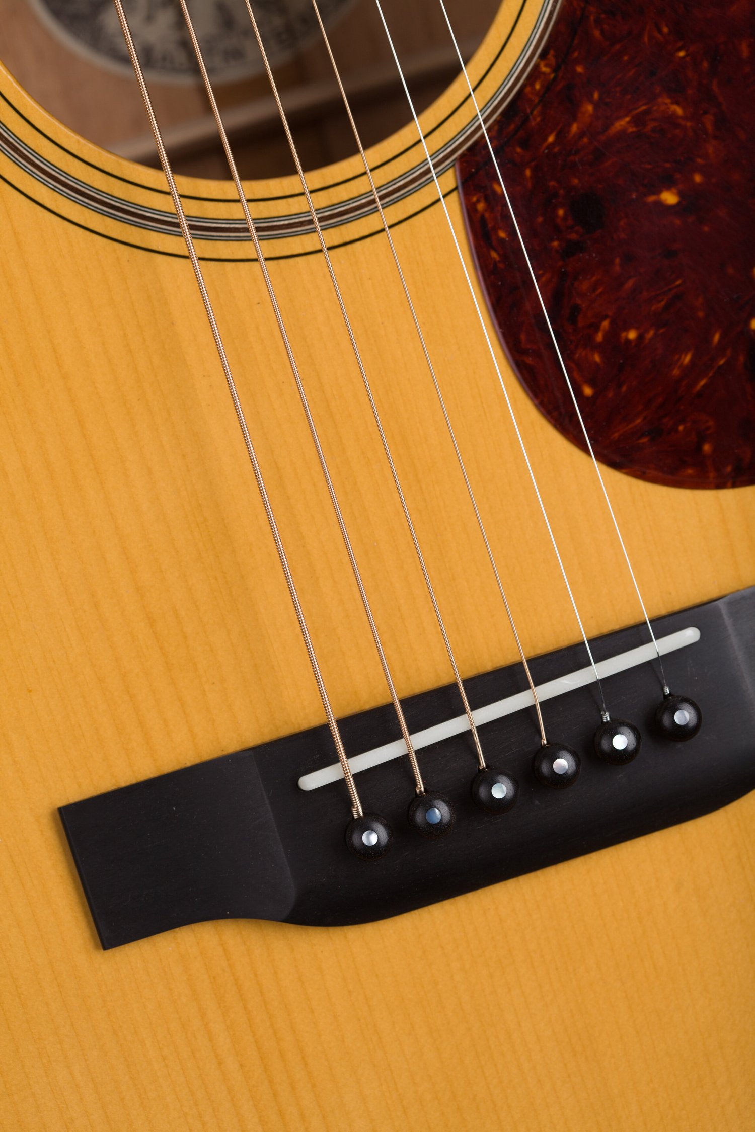 Collings Signature Guitars — JULIAN LAGE