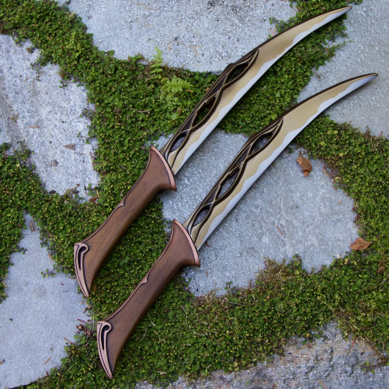 Tauriel Daggers — Coregeek