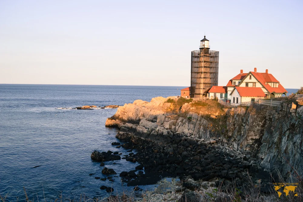 VISITING THE LIGHTHOUSES OF MAINE — THE TRAVELING GINGER