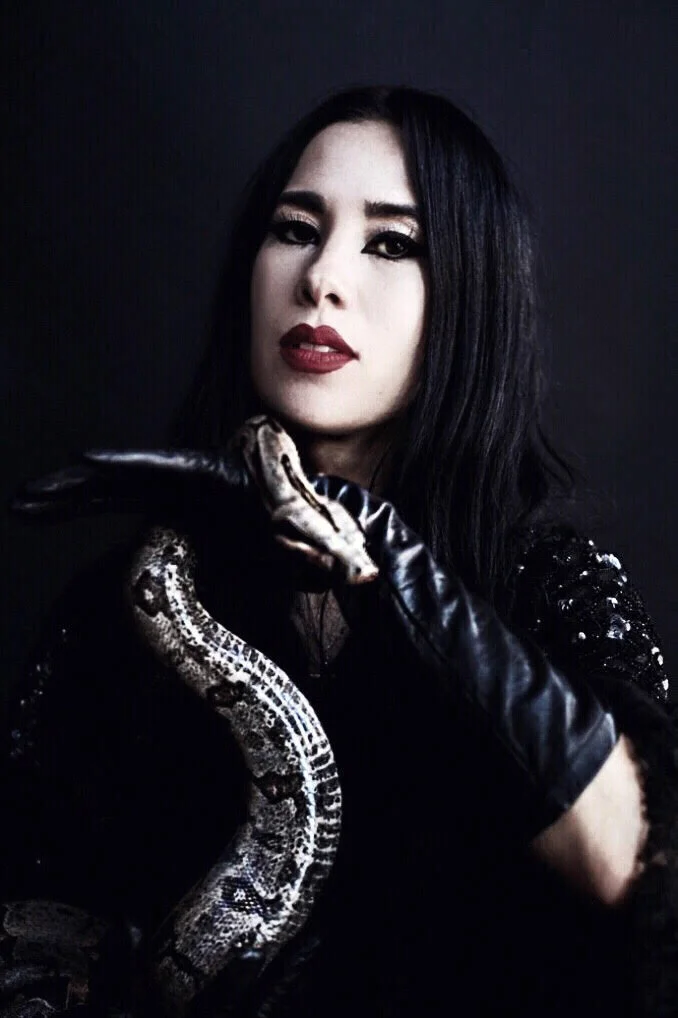 GODDESS OF THE WEEK: ALEXANDRA JAMES — The Hoodwitch