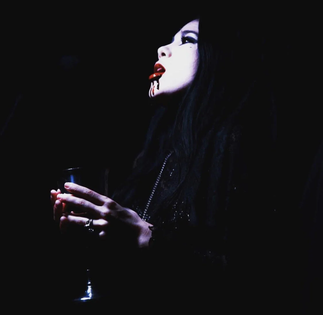 GODDESS OF THE WEEK: ALEXANDRA JAMES — The Hoodwitch