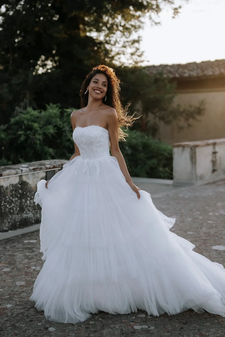 Allure — Admiring Glances