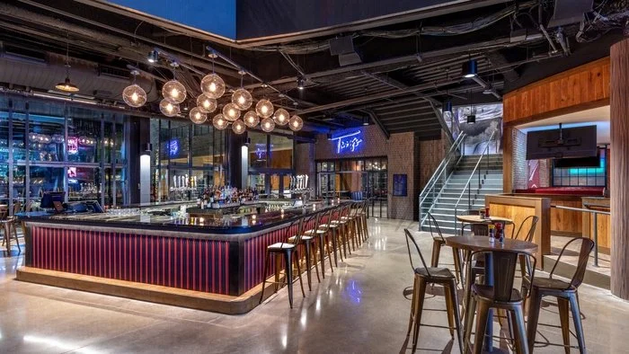 Troy's — Jennifer Bonelli