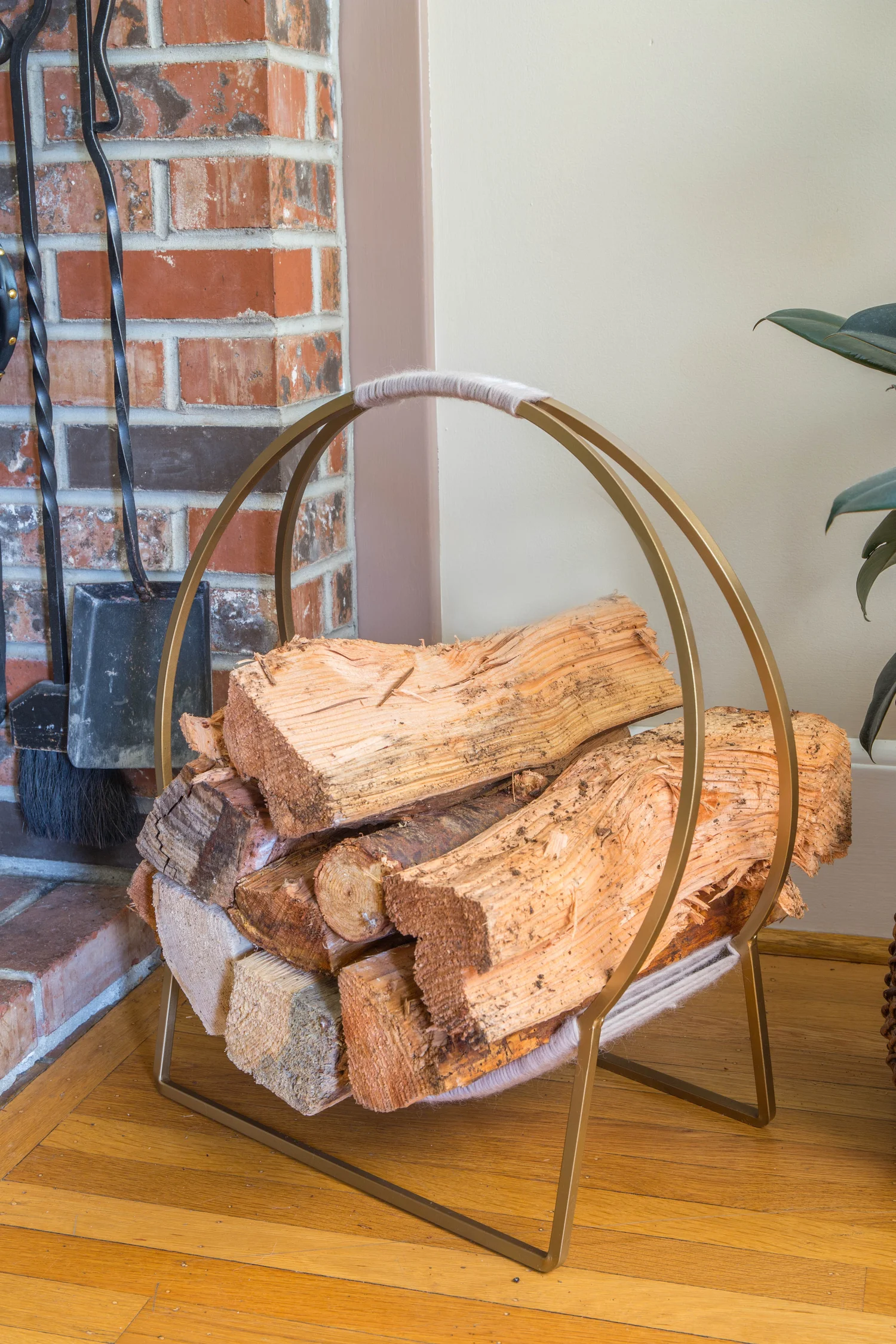 DIY MID CENTURY INSPIRED HOOP LOG HOLDER — Andi Askar