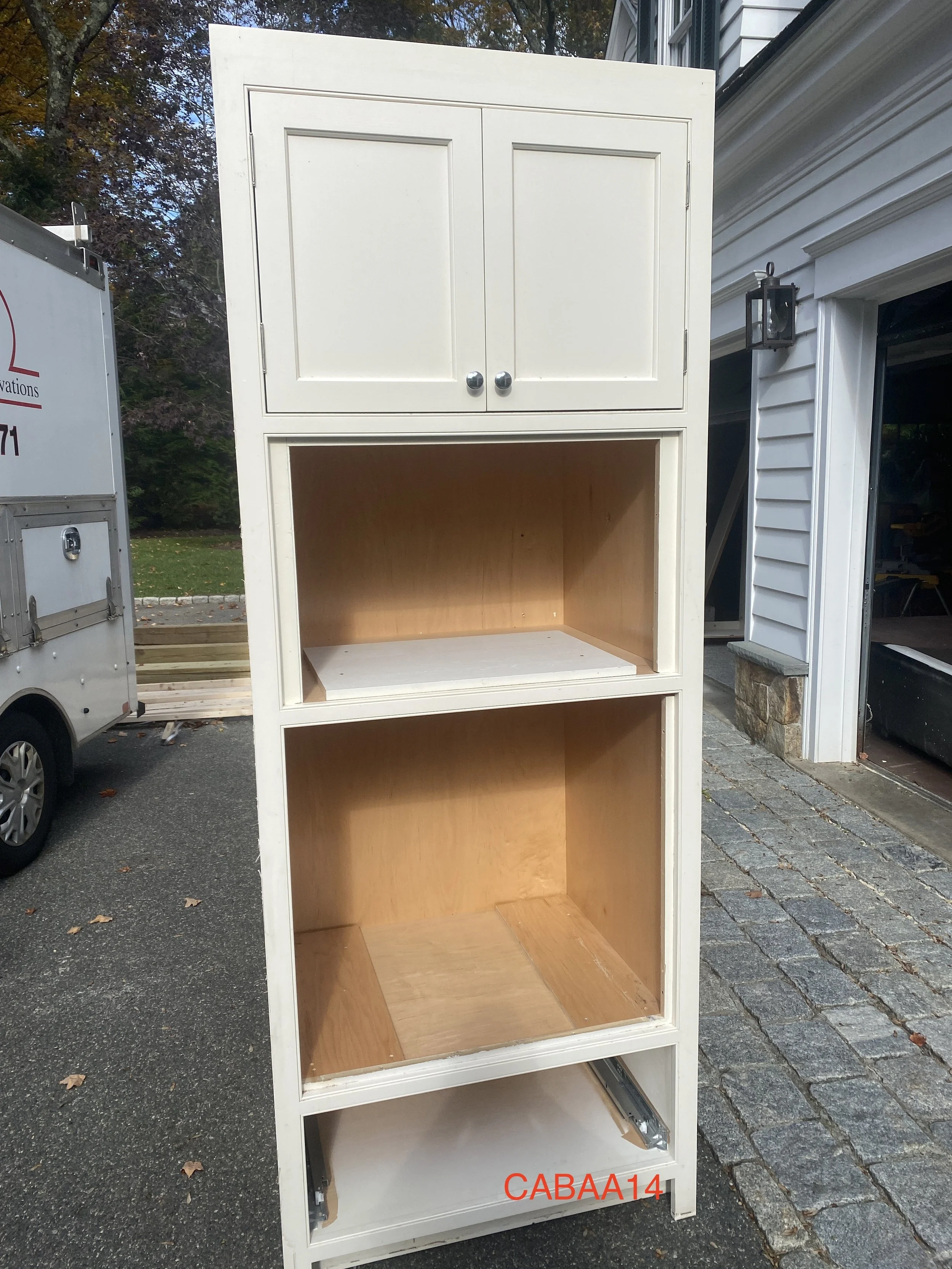 Triple Crown Cabinet and Millwork Kitchen Cabinets W515 — Upcycle