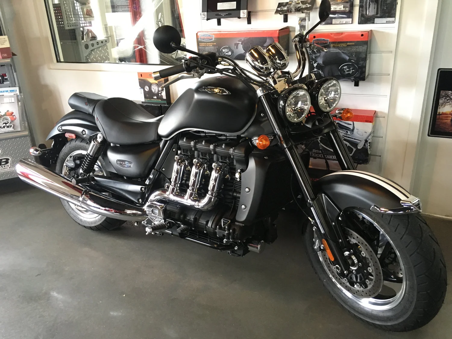 Triumph Rocket III Trike: Custom Trike Kit Installation — UNB Customs ...