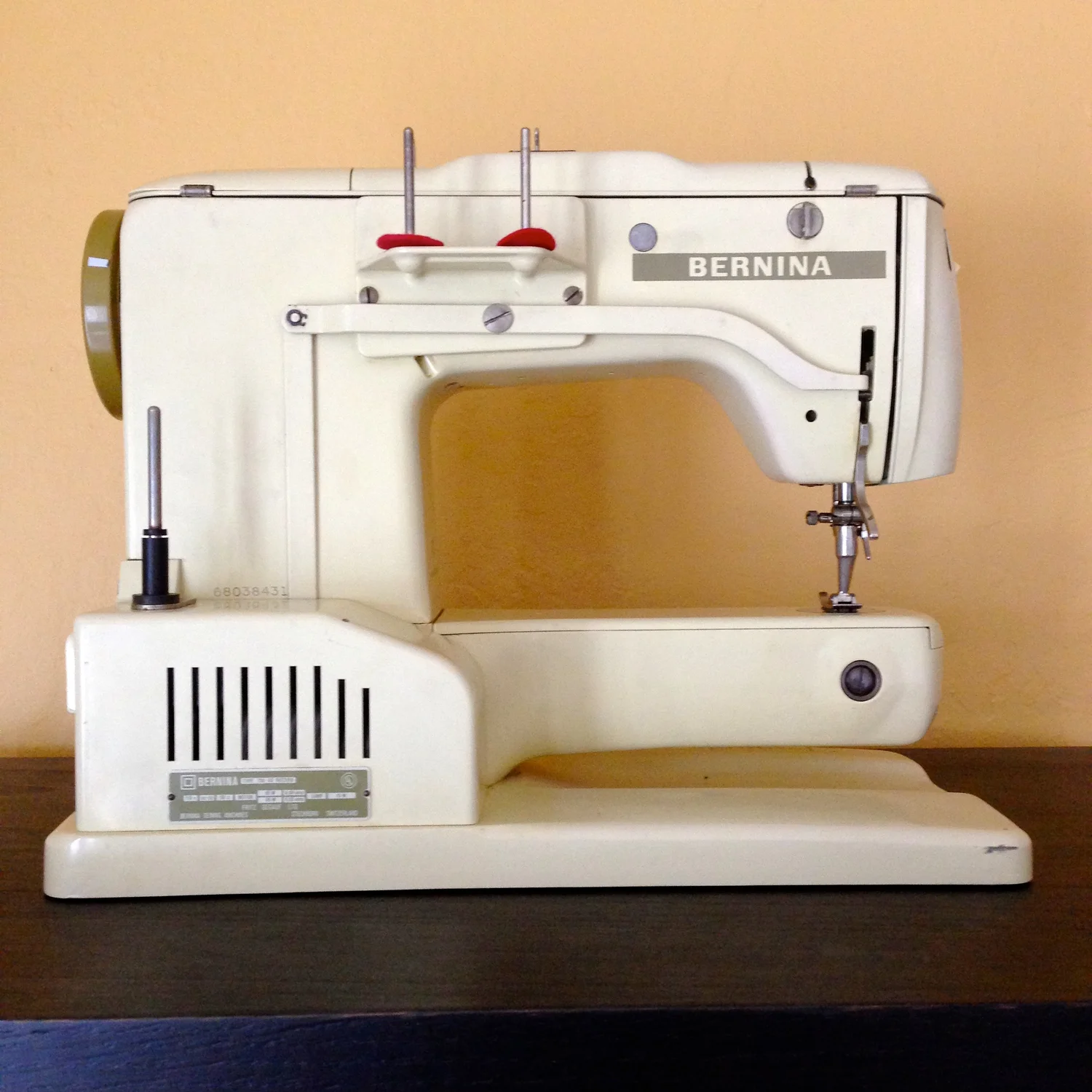 Bernina 730 Record Review — Ashley and the Noisemakers