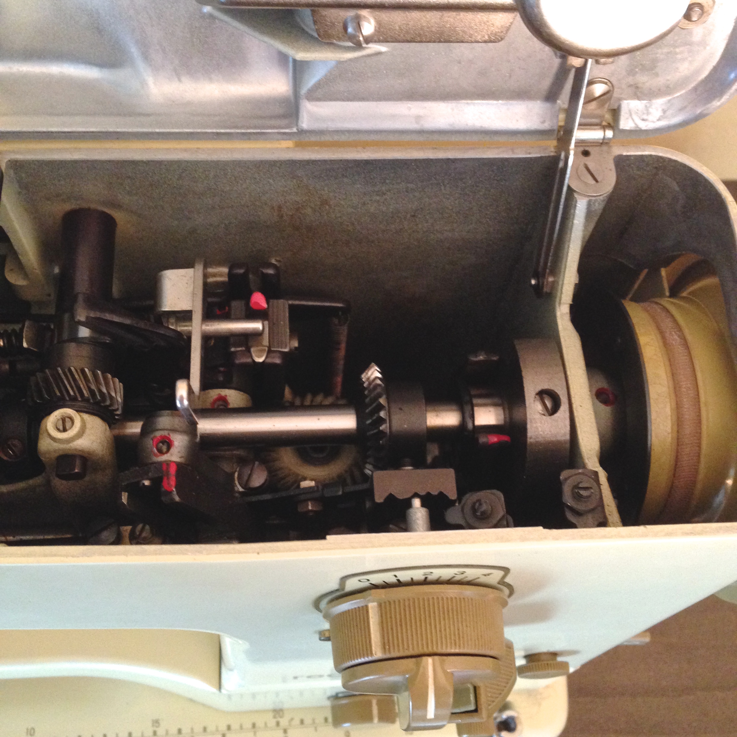 Bernina 730 Record Review — Ashley and the Noisemakers