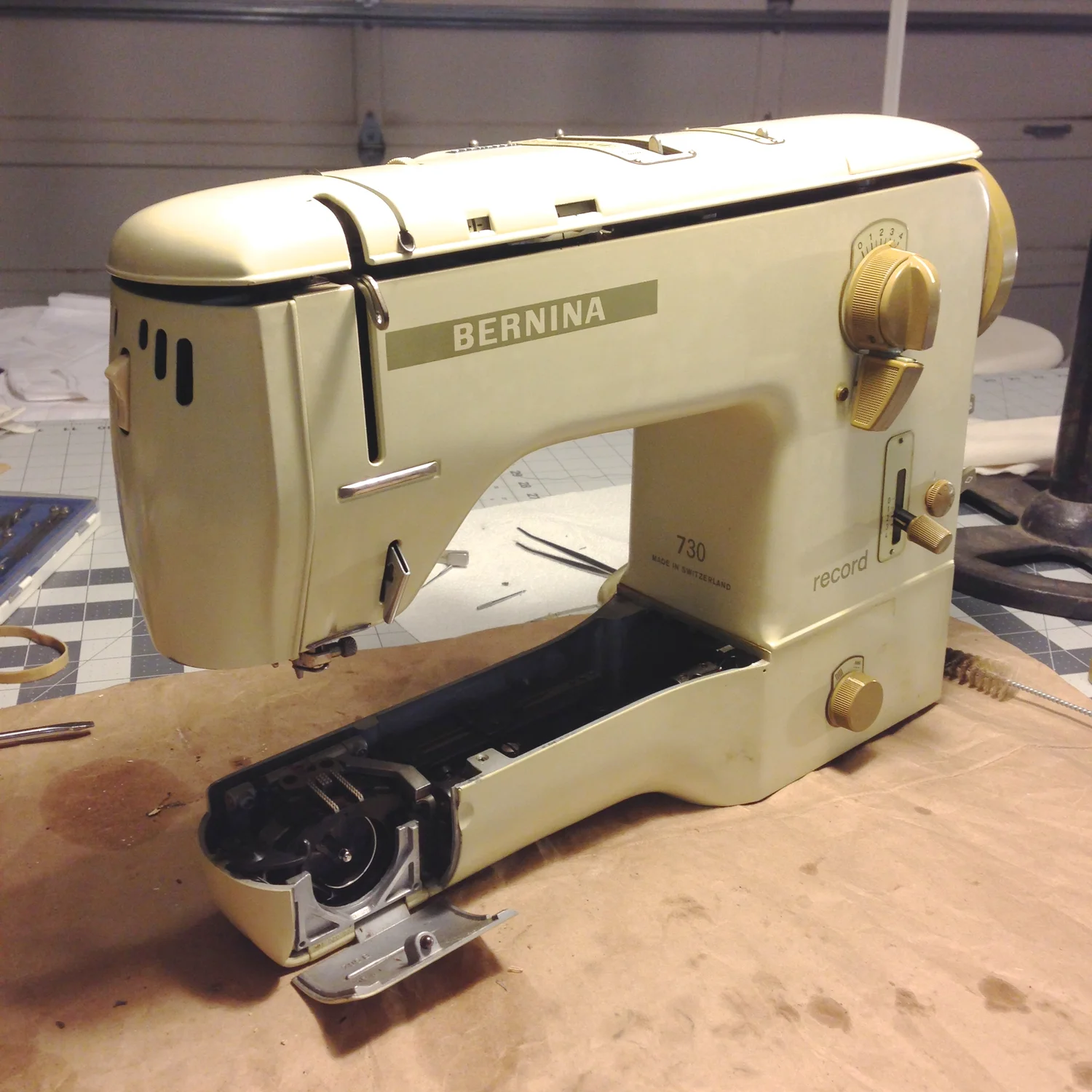Replacing the Cam Gear on a Bernina 730 Record — Ashley and the Noisemakers