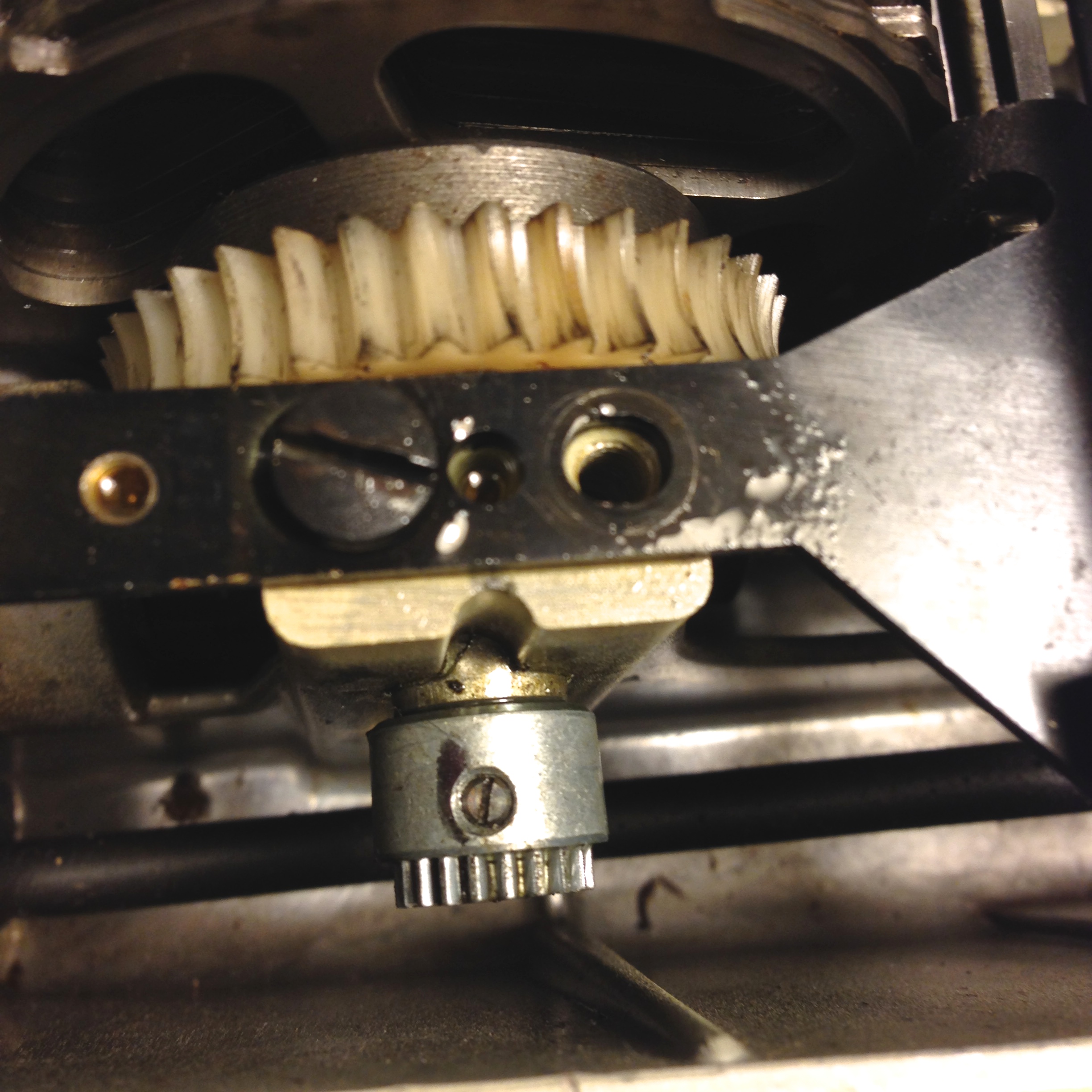 Replacing the Cam Gear on a Bernina 730 Record — Ashley and the Noisemakers