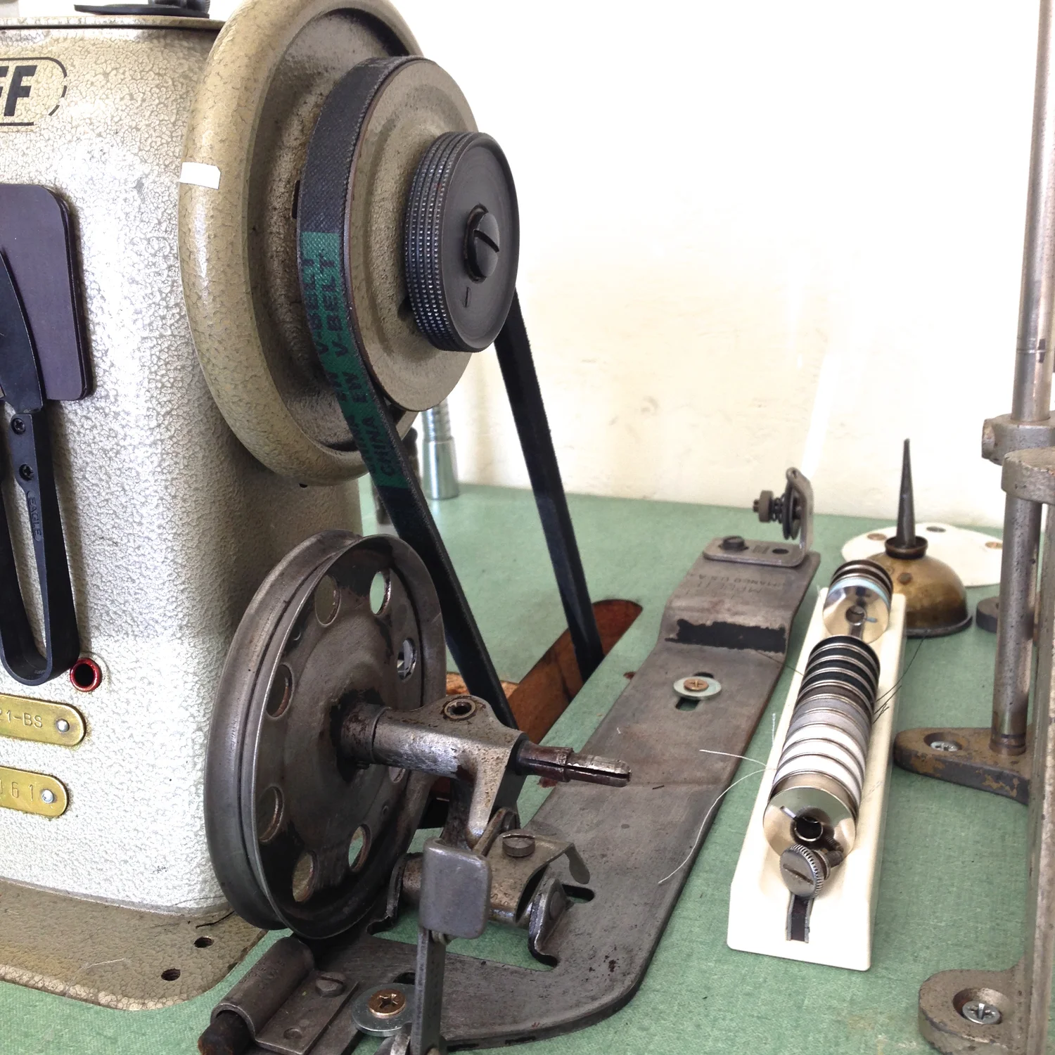 Pfaff 138 Review — Ashley and the Noisemakers