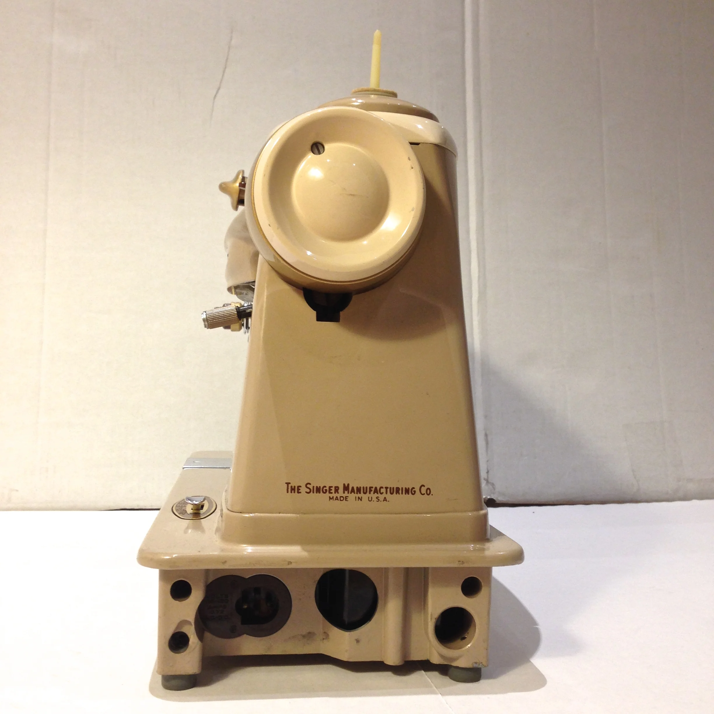 Singer 500a "The Rocketeer" Review — Ashley and the Noisemakers