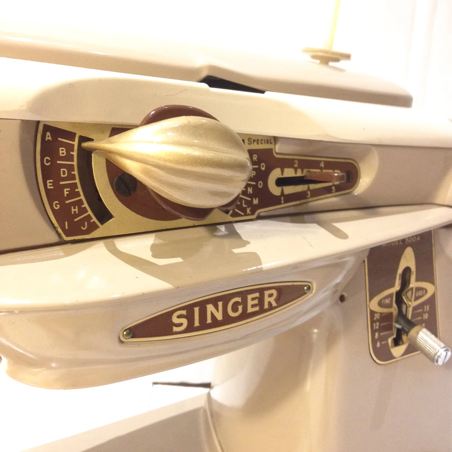Singer 500a "The Rocketeer" Review — Ashley and the Noisemakers