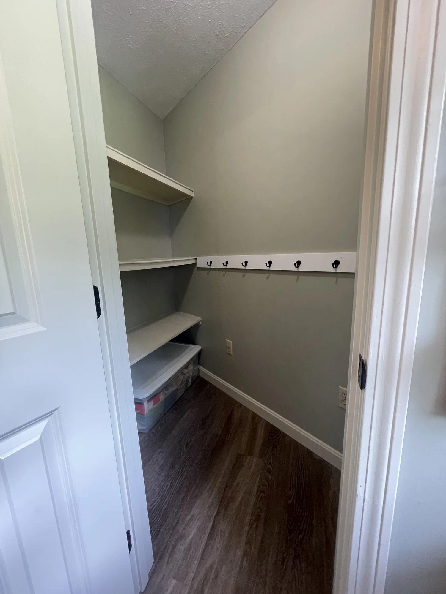 Organizing an Office/Craft Closet & Free Printable Labels — Delightful ...
