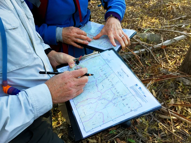Adjusting for the Grid Magnetic Angle with a Map and Compass ...