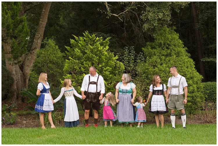 German-Heritage-Inspired Family Portraits of Three Generations ...