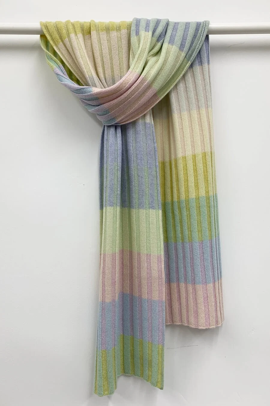 Pastel cashmere scarf — Collingwood-Norris