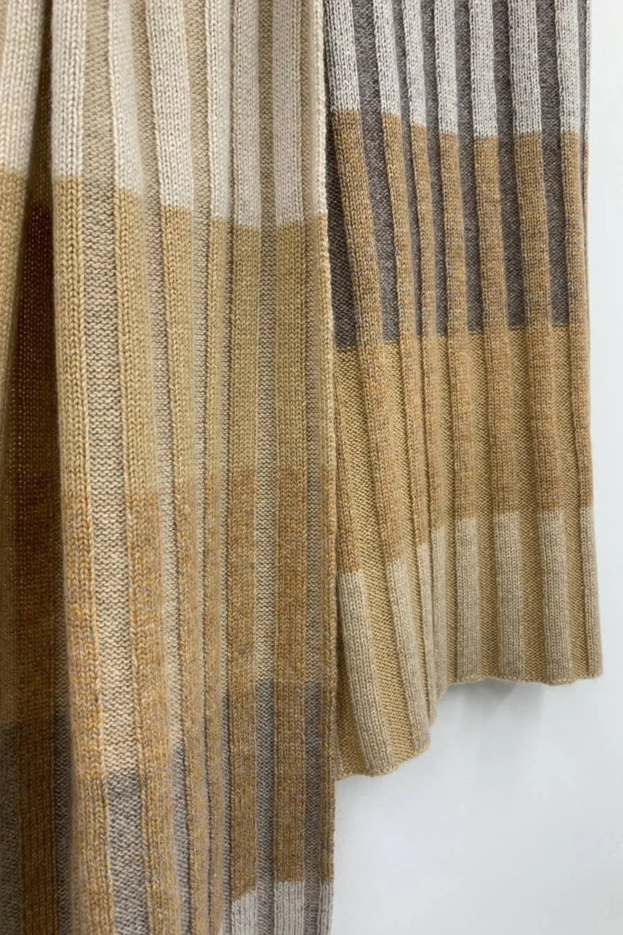 Tan striped cashmere scarf — Collingwood-Norris