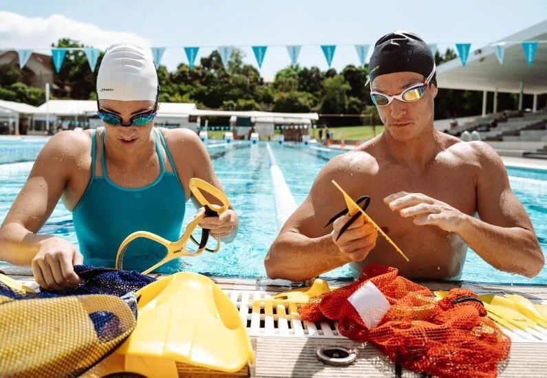 Pull Buoy Swimming: How to Use It & Why It Works — Train Daly