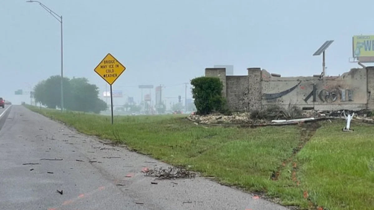 A Welcome Sign in Texas Kept Getting Hit. TxDOT Wanted Nothing To Do ...