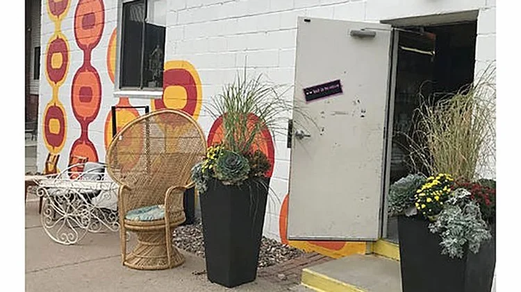 6 Tips for Creating Friendly Storefronts That Draw People In