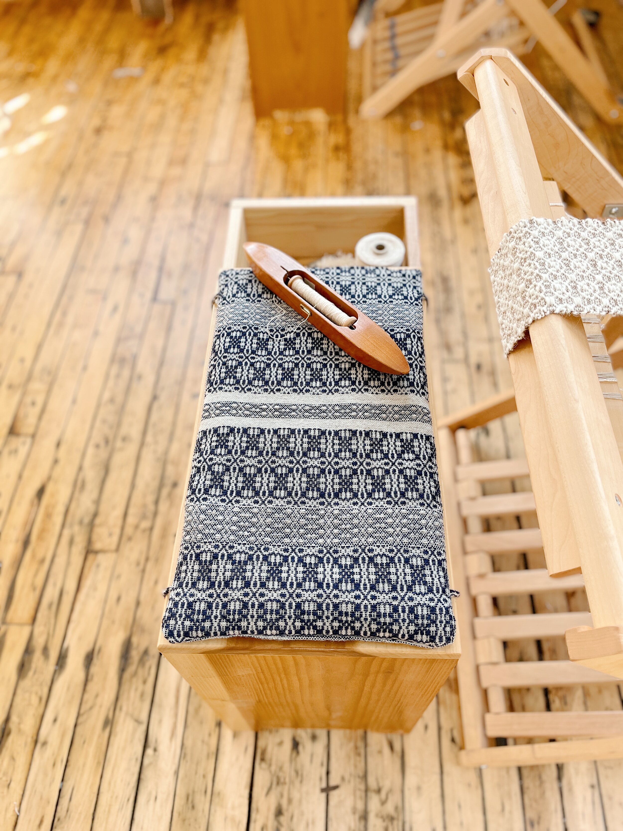 the adelia weaving bench cushion: downloadable weaving pattern — Weaver ...