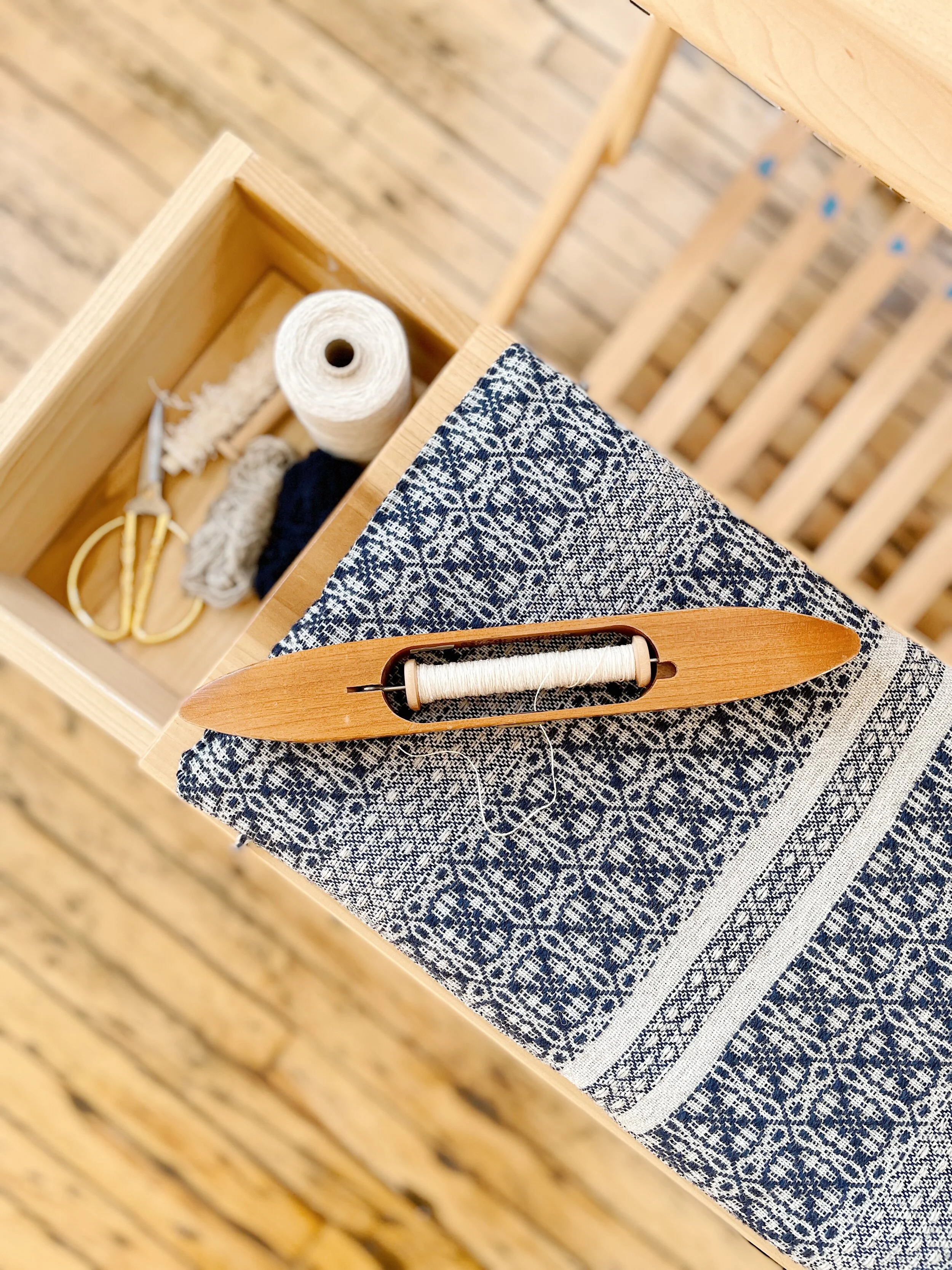 the adelia weaving bench cushion: downloadable weaving pattern — Weaver ...