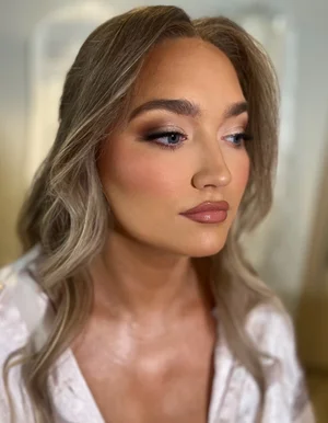 Glam Makeup Inspiration Just for Brides on Wedding Day