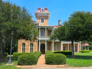 Houses and Collections — Historic Waco