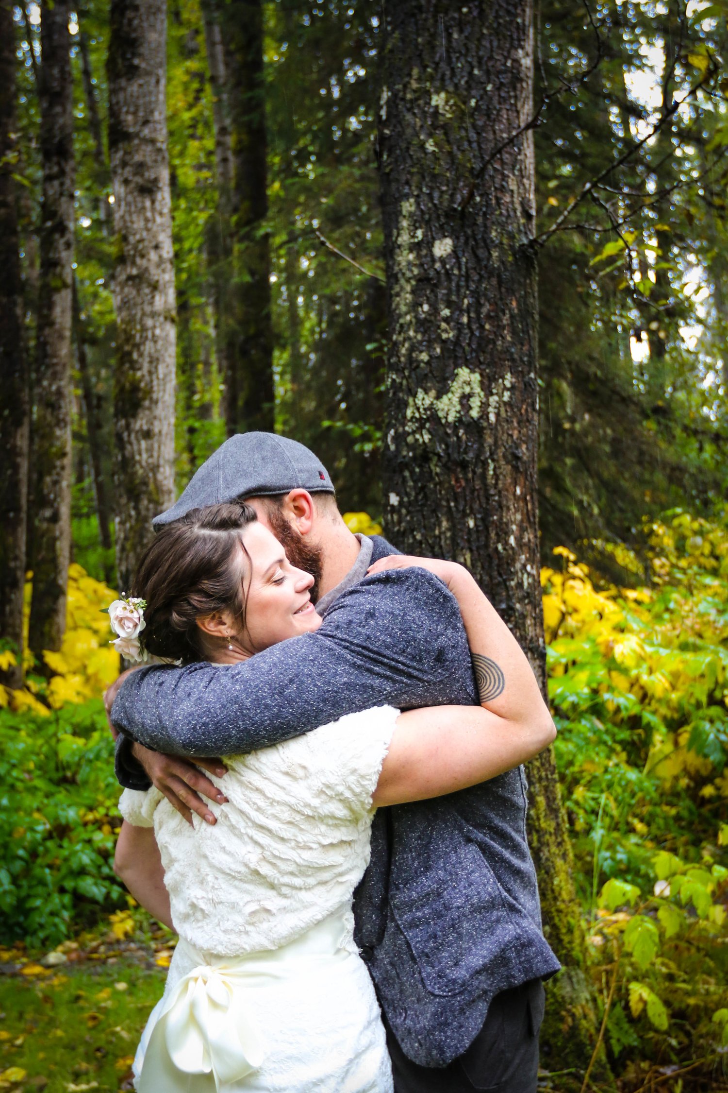 Melanie & Matt's Cozy Girdwood Wedding — Blueberry Hill Photography