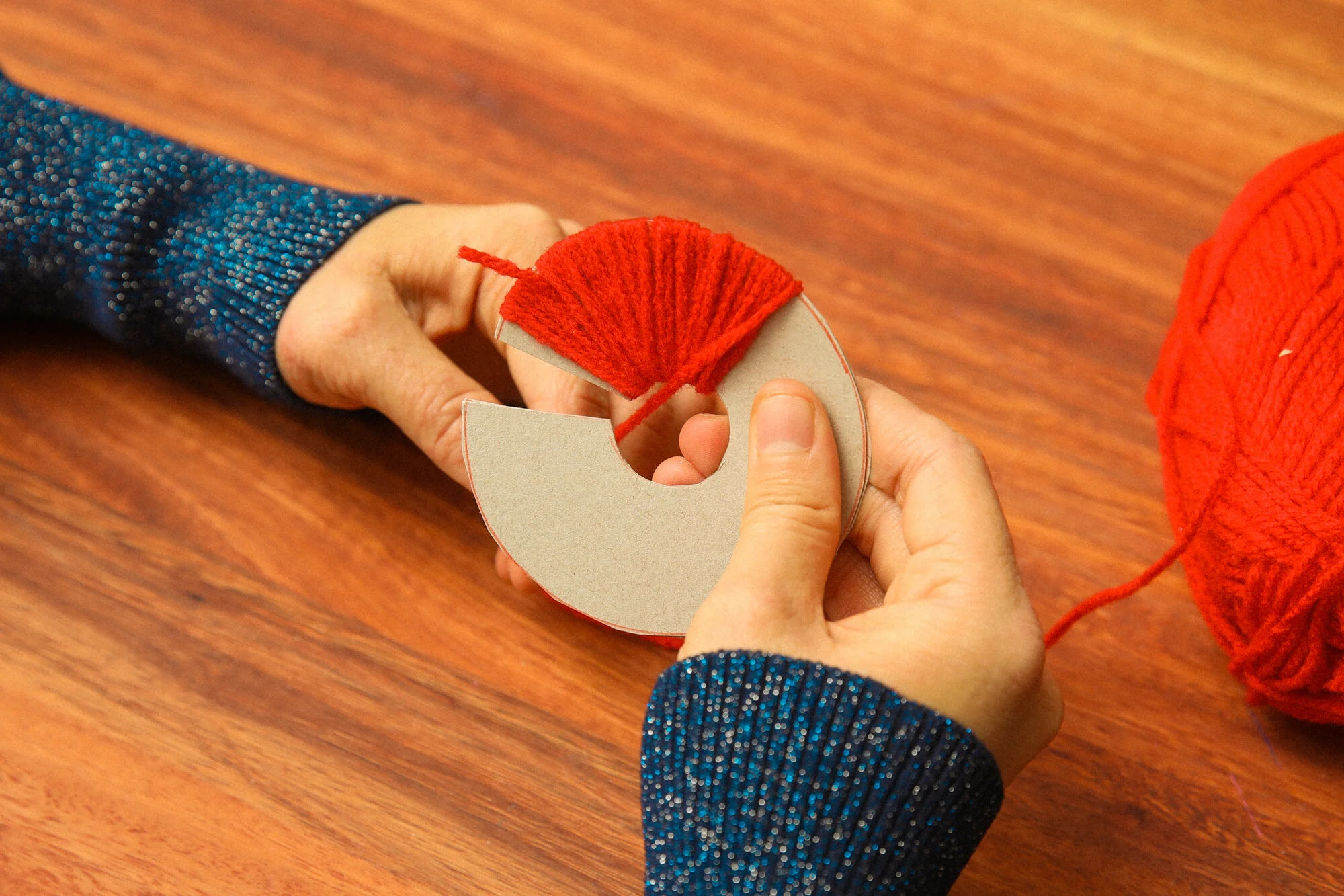 APPLE POM POMS — FURRY LITTLE PEACH