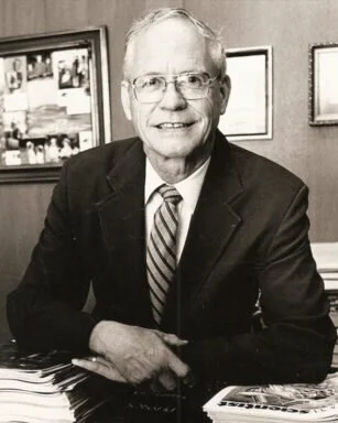 Dr. Robert G. Packard Kappa Omega Tau Scholarship — Kappa Omega Tau
