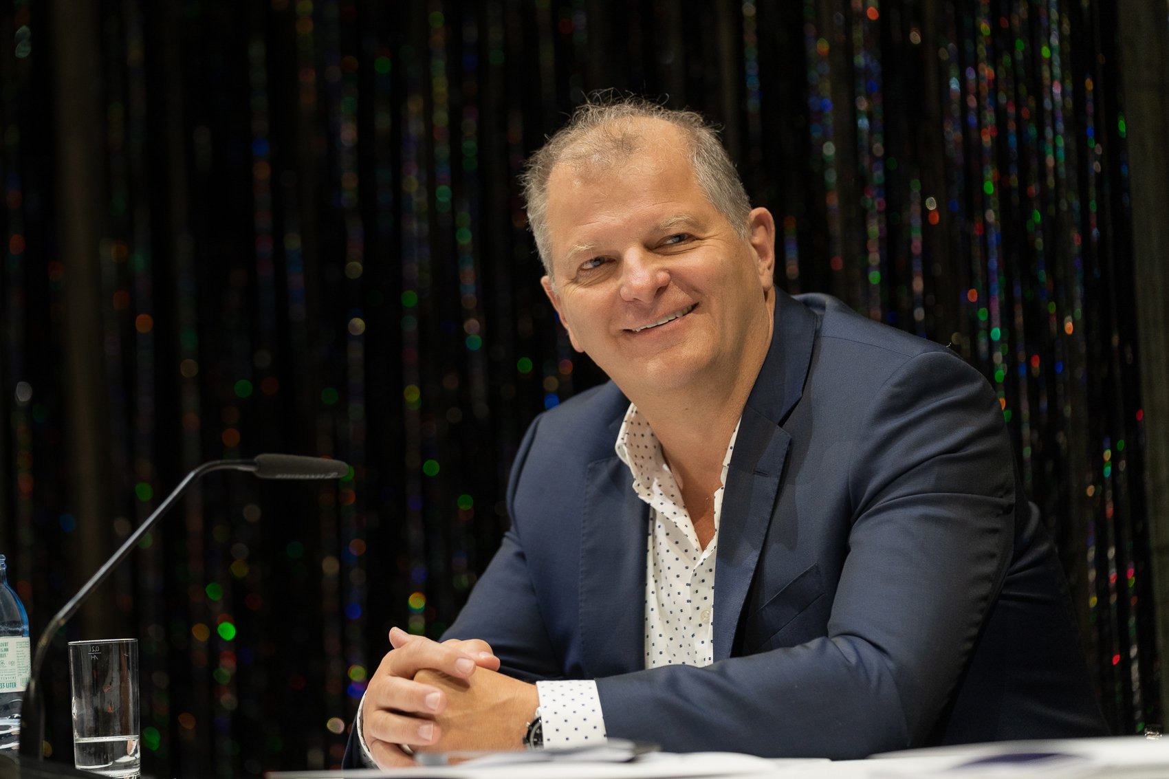 LASST KUŠEJ UND SEIN TEAM ARBEITEN! – Kommentar im Falter 49/22 — Martin Thomas Pesl – Autor ...