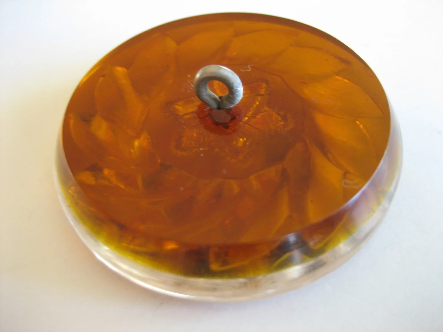 Lucite — 183 Vintage Buttons