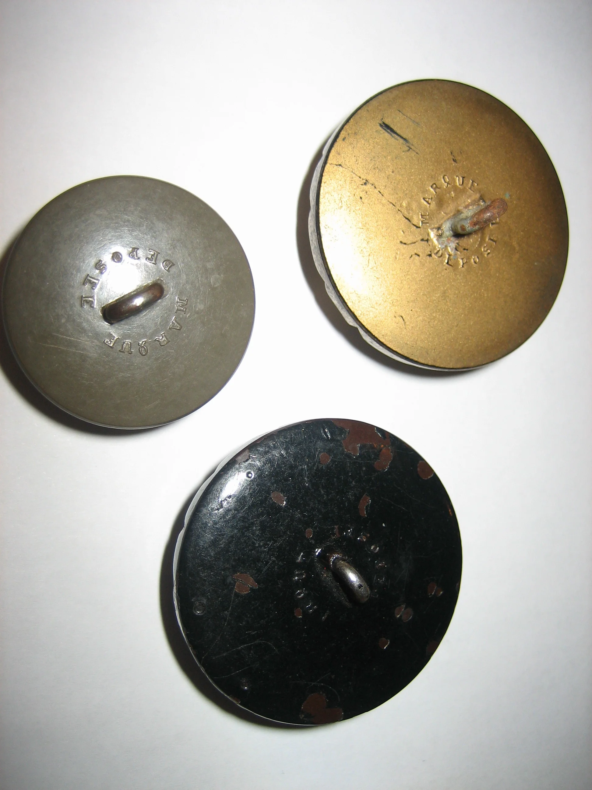 Bakelite — 183 Vintage Buttons