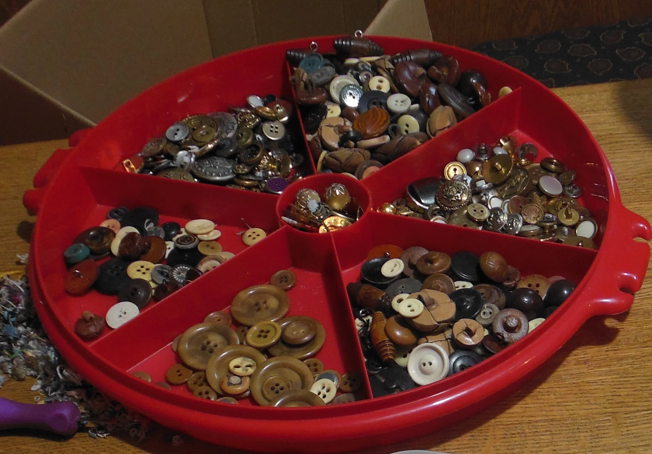 What is in My Button Box-Let's Get Ready to Sort — 183 Vintage Buttons