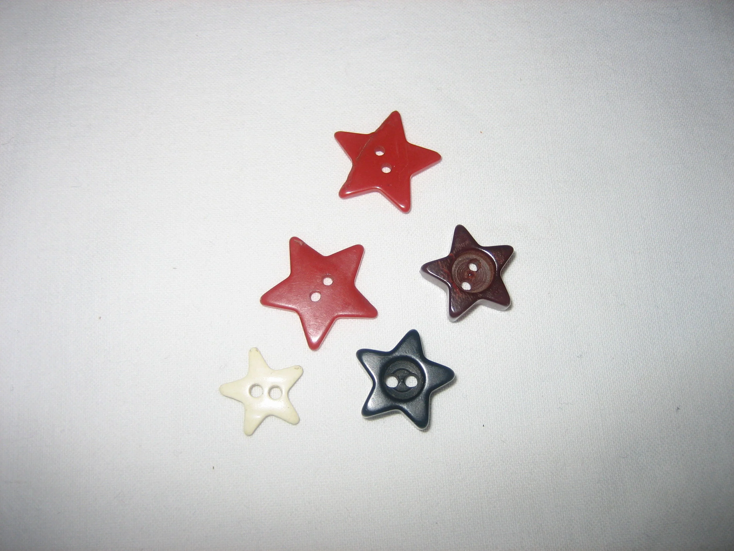 Bakelite — 183 Vintage Buttons