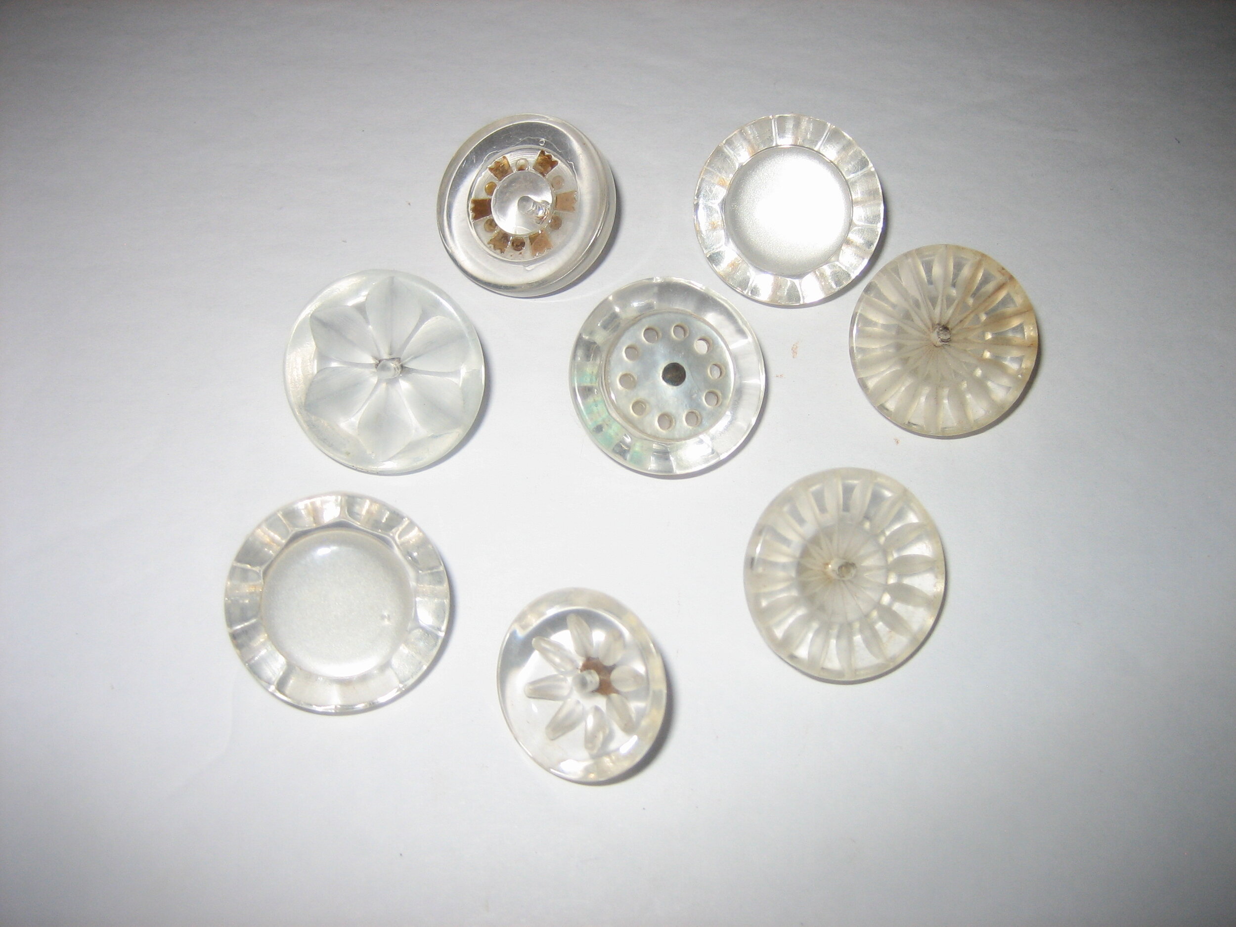 Lucite — 183 Vintage Buttons