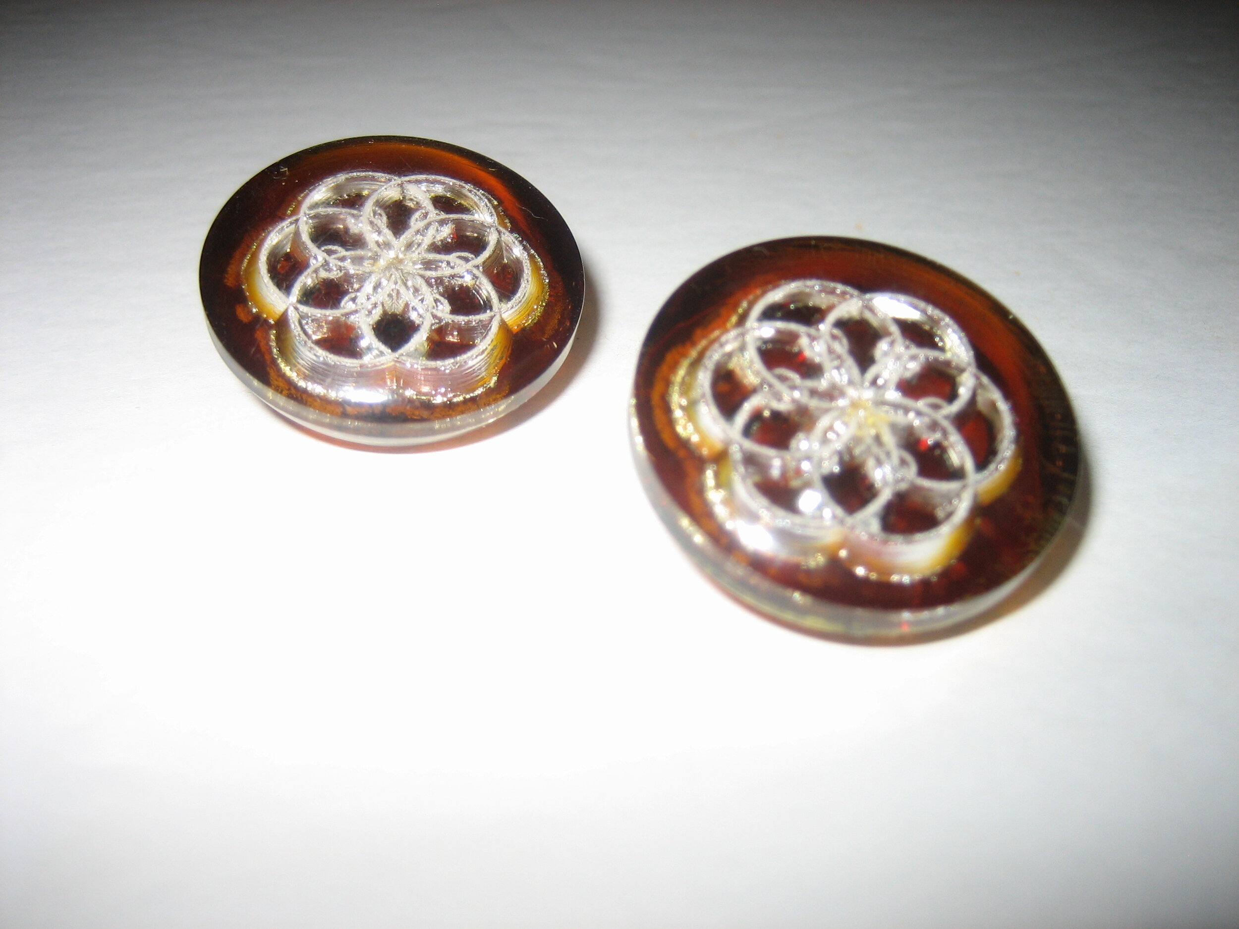 Lucite — 183 Vintage Buttons