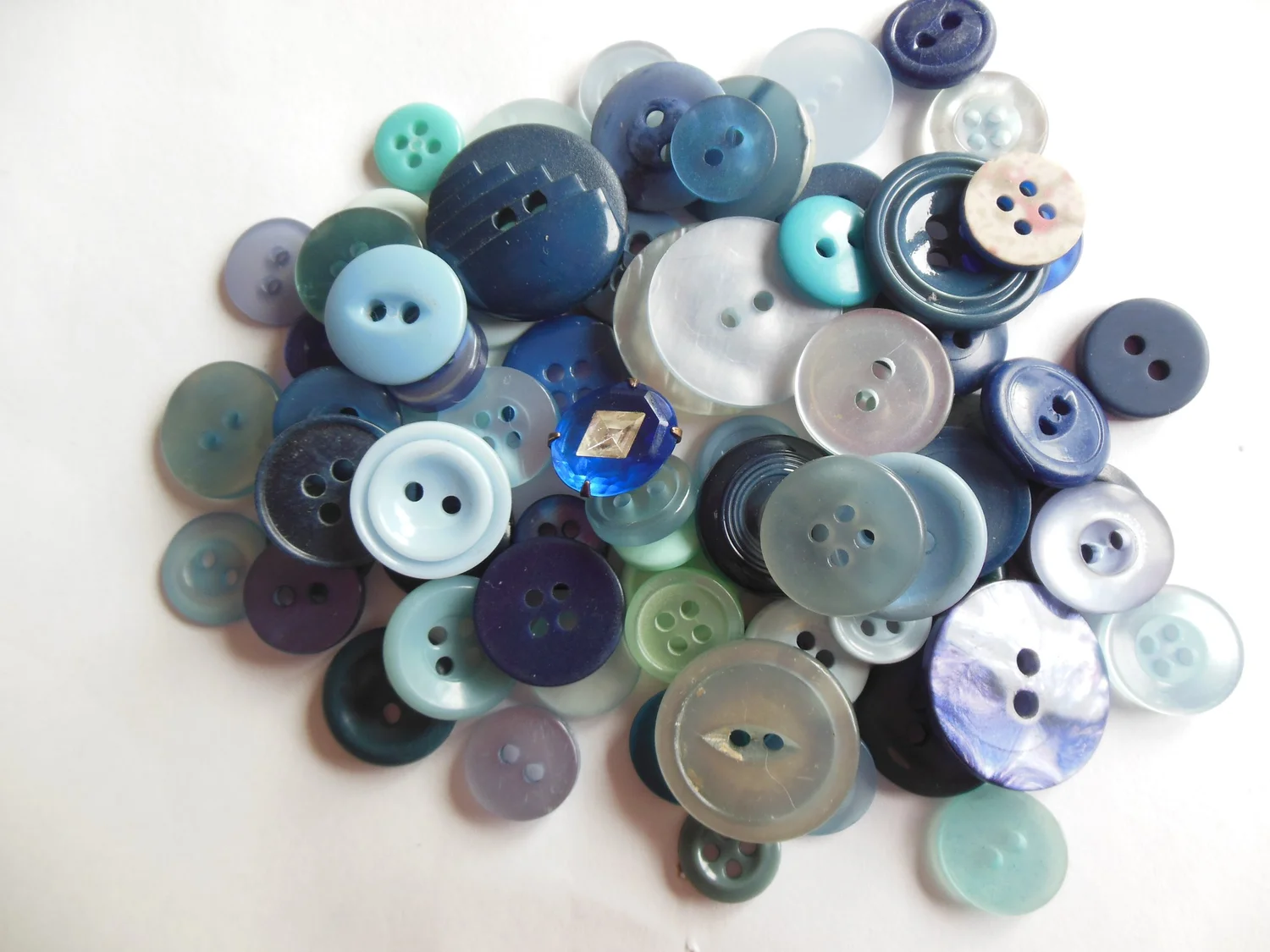Learning Center — 183 Vintage Buttons