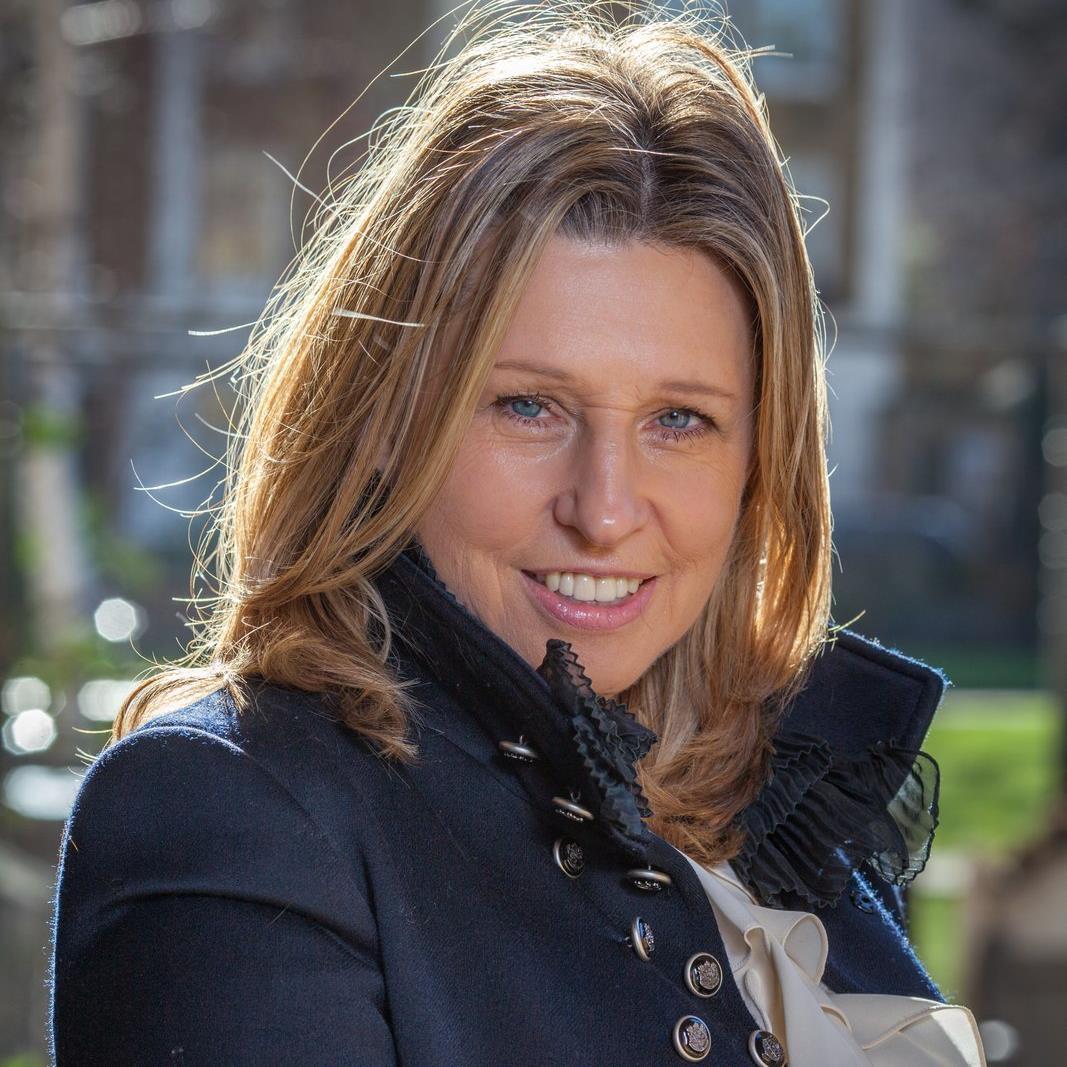 ABOUT US — GILLY HOLLOWAY
